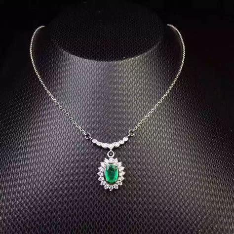 Natural Emerald Pendant Engagement Pendent Emerald Silver Pendent