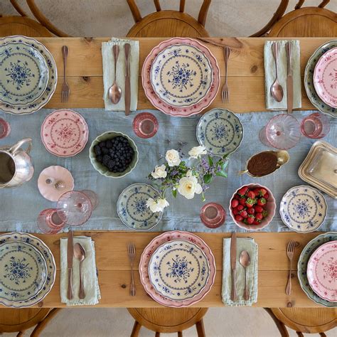 Dinner Plate Vila