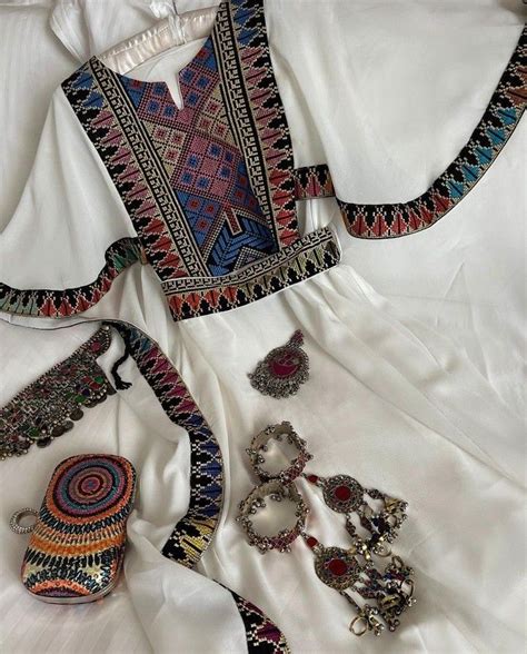 Pin by ☾ عائشة on afghan dresses | Afghan dresses, Afghan clothes ...