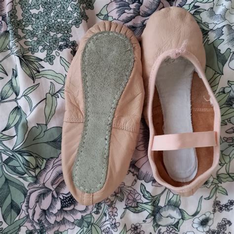 Dechatlon Kožne Plesne Papuče 35 Dechatlon Kožne Plesne Papuče 35