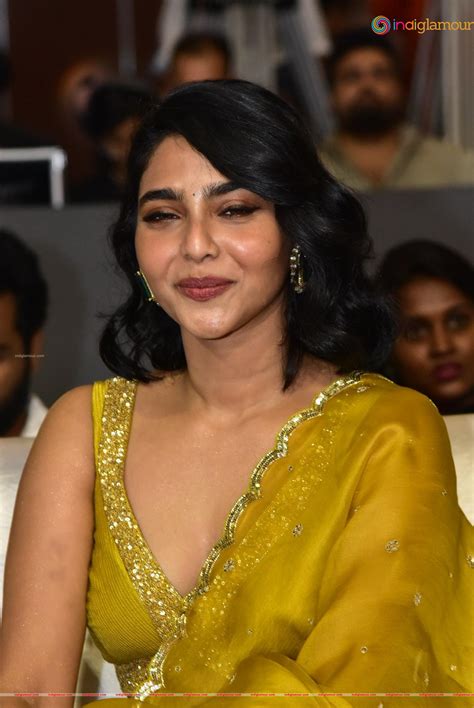 Aishwarya Lekshmi Actress Hd Photosimagespics And Stills 574396