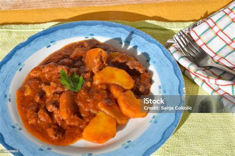 굴라쉬 쇠고기 토마토 후추 칠리 훈제 파프리카 수프 전통 헝가리 요리 이미지 헝가리에 대한 스톡 사진 및 기타 이미지 헝가리