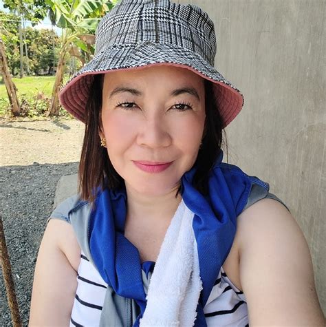 Prank Number 1🤣🤣syempre C Kapit Bahay Muna Na Naglalakad🤣🤣 Ano Kaya Ang Gagawin Ko Sa Kanya Guys