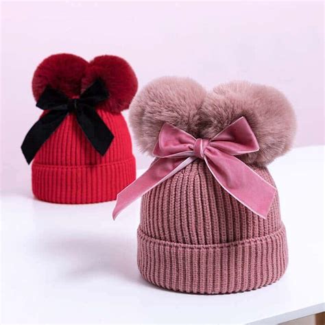 Cappellino Bambina Pompon E Fiocco Invernale