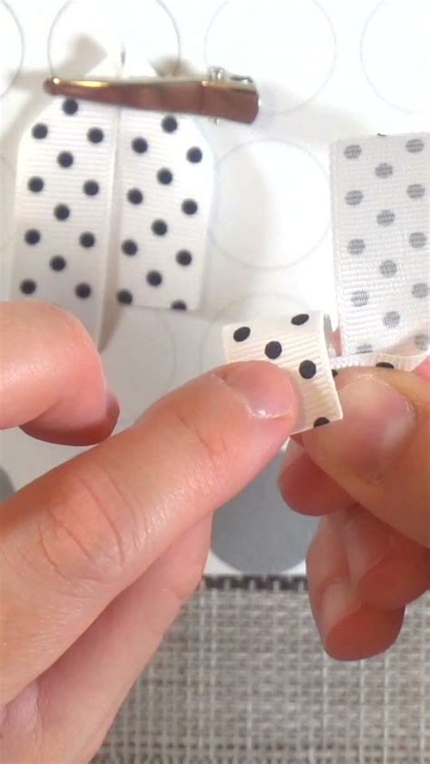 Секрет мастерства канзаши Делаю маленькие бантики DIY #shorts - YouTube