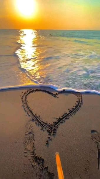 Успех приходит не от того что вы делаете время от времени а от того что вы делаете постоянно