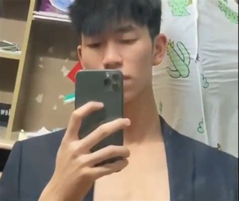Asian Handsome Guy Selfie With Big Cock Asian Handsome Guy Selfie With Big Cock