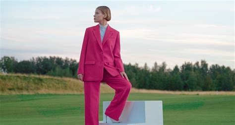 How To Ask For A Raise Women On Their Salary Negotiation