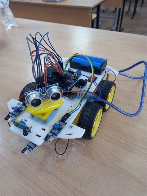 Не компилируется скетч для движения робота с тремя детекторами препятствия Песочница Раздел