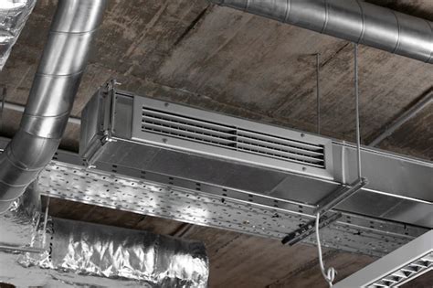 การติดตั้ง Drainage Line ของ Fan Coil Unit Fcu ที่ติดตั้งแบบ Exposed