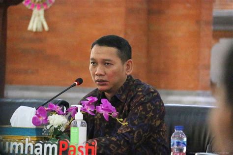 Fokus Pada Pelayanan Prima Wahyu Eka Putra Selesaikan Tugas Dengan