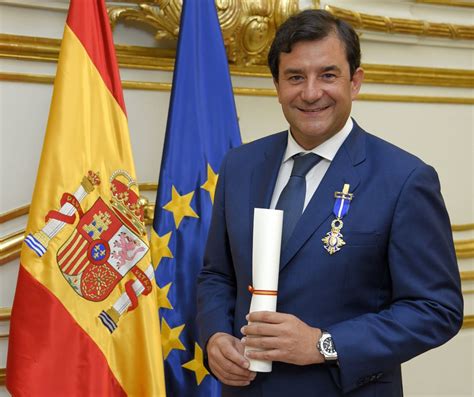 César Cernuda Presidente De Netapp Condecorado Con La Cruz De La Orden Del Mérito Civil