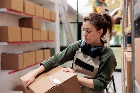 Fashion Logistics Right Time Logistics