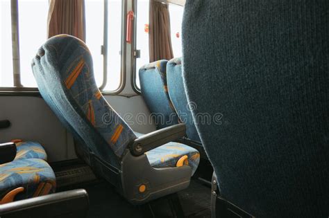 Interior De Un Nuevo Bus Moderno Foto De Archivo Imagen De Ciudad Conducir 256997402