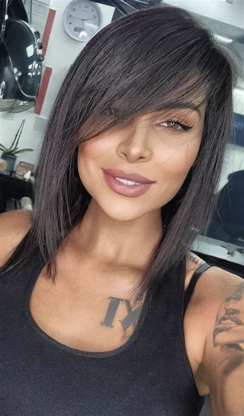 Pin By Rosibel Ramos On Cortes De Mujer Angled Bob Hairstyles Medium