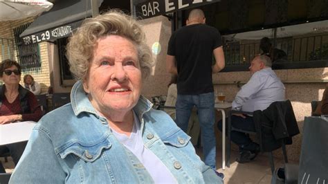 La Madre De Cristina Sorprendida Por El Tema De La Escuela De Padres Esto Me Suena Un Poco Raro