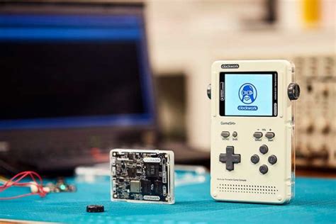 This Nintendo Inspired Gaming Device Is Modular Can Do More Than Gaming