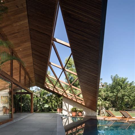 Circular Windows And Pyramidal Skylights Add Geometry To Sjariefs Home