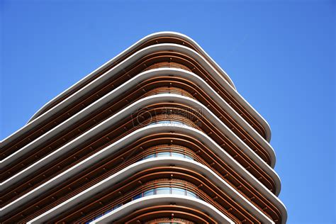 厦门蔚蓝天空下的现代复古建筑背景图片素材 免费下载 jpg图片格式 VRF高清图片500576647 摄图网