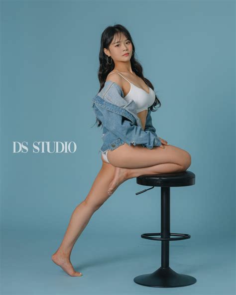 Woman 직장인 바디프로필 운동하는 일반인 여자 바디프로필 후기 디에스 스튜디오 상반신 노출 등 노출 바디프로필