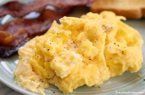 Easy Fluffy Scrambled Eggs Recipe Video