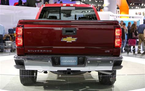Exploring The Components Of A 2015 Chevy Silverado Rear Tailgate