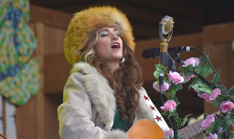 Song Review Sierra Ferrell “the Fox Hunt” Saving Country Music