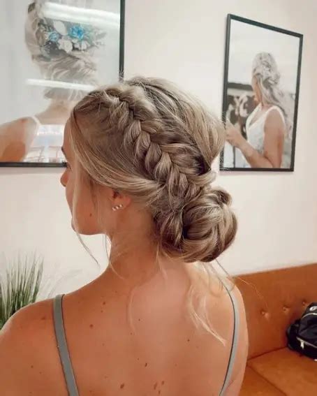 13 Best Hairstyles For Windy Days In 2026