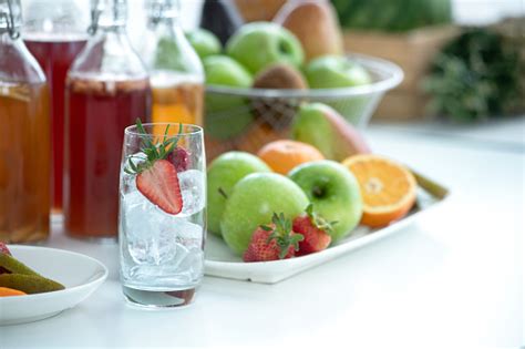 수제 발효 생 콤부차 차 다양한 맛의 콤부차 음료 건강한 천연 프로바이오틱 음료 0명에 대한 스톡 사진 및 기타 이미지 0명 Kombucha 가정 생활 Istock