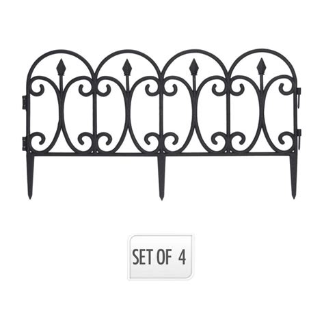 גדר נמוכה שחורה לתיחום ערוגות ושבילים בגינה