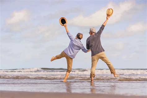공무원 65세 정년연장 법안 발의 내용 및 시행 시기 연금 수령액 영향은