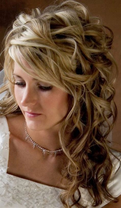 Show Off Your Beautiful Curls With These Curly Formal Hairstyle Fave