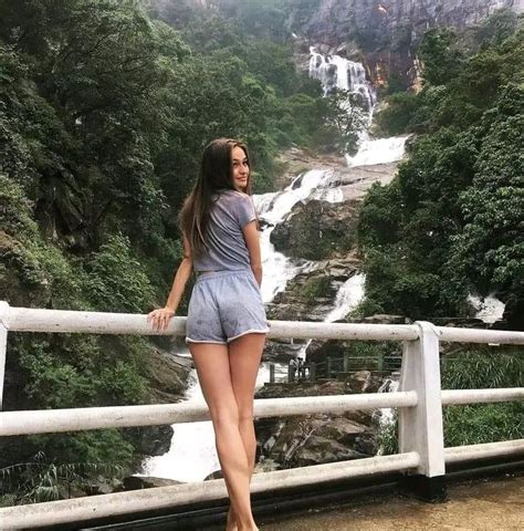 මට හිතුන දේමද ඔයාටත් හිතුනේ 🥵🌝 යටින් කොමෙන්ට් එකක් දාගෙන යන්න කොමෙන්ට් එකක් 🙂 1 1