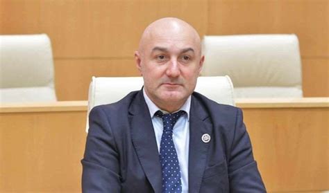 ილია ინჯია რამდენიმე დღის წინ ცნობილი გახდა რომ “ბლექროკმა” შეიძინა “საქართველოს ბანკის