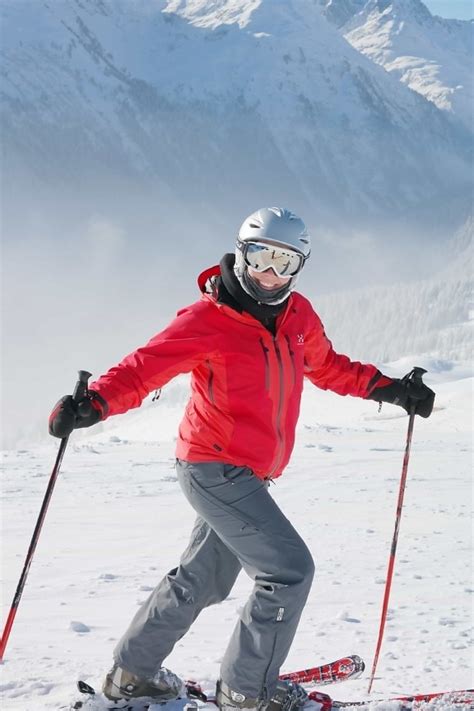 무료 사진 눈 겨울 스노우 보드 경쟁 남자 얼음 스키어 감기 스포츠 산