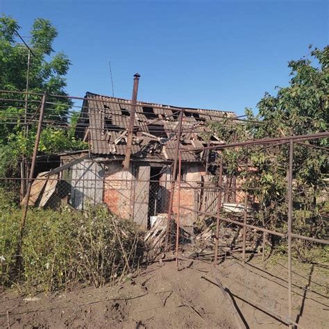 Олександр Саюк показав наслідки обстрілу Нікополя 7 червня фото