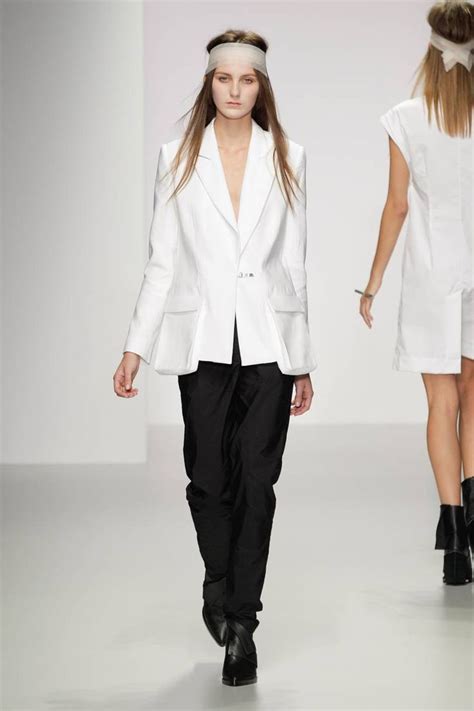 Best Fashion For Mature Women Images On Pinterest Hairstyle Short Make Up Looks And Mature