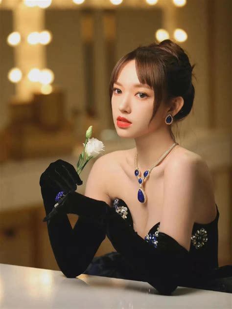 Cheng Xiao S Sexy Milk Xiao Has A Good Figure Inews