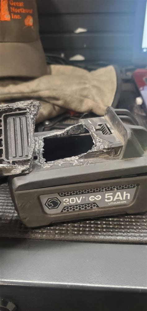 Does anyone know of an off brand Matco battery that I can use to replace this? : r/MechanicAdvice