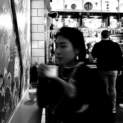 世俗所定義的「藝術家」不完全是我想玩的遊戲，比起artist我更喜歡說自己是art practitioner，在這裡工商自己，歡迎各路才子才女