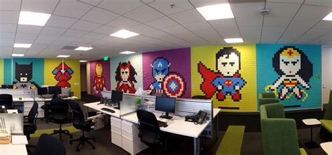 قهرمانان بر روی دیوار، خلاقیتی برای ایجاد تنوع در محیط کار آرل