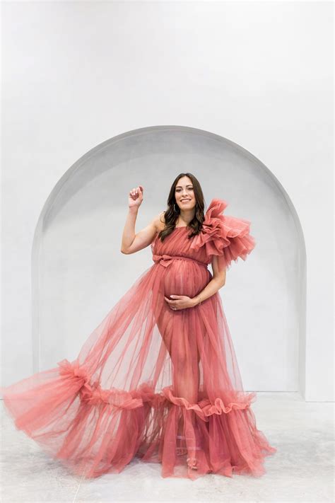 7 Maternity Shoot Outfit Ideas A Glam Lifestyle