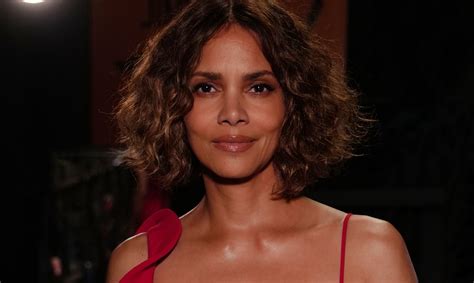 Glitter Magazine Halle Berry Revives Iconic 2002 Oscars Gown On The