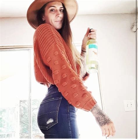 Megan Anderson Scrolller