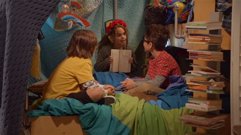 Picture Of Malachi Barton In Stuck In The Middle Season 3
