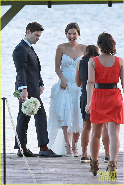 Justin Bartha Marries Lia Smith In Hawaii Wedding Photos Here Photo