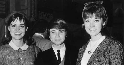 Sally Fields Husband Is She Married Dating Or Single