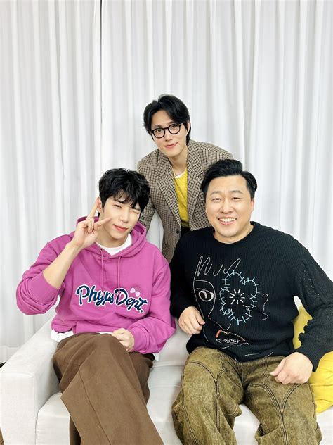 Playdb On Twitter 월요라이브 뮤지컬 ‘윌리엄과 윌리엄의 윌리엄들 원종환 황휘 황순종 편 잠시 후 8시에 시작합니다 라이브로 함께 하실 분들은 지금