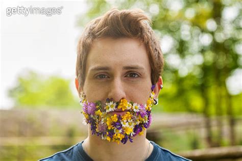 Redheads Petalled Face Symbolizes Natures Deep Embrace 이미지