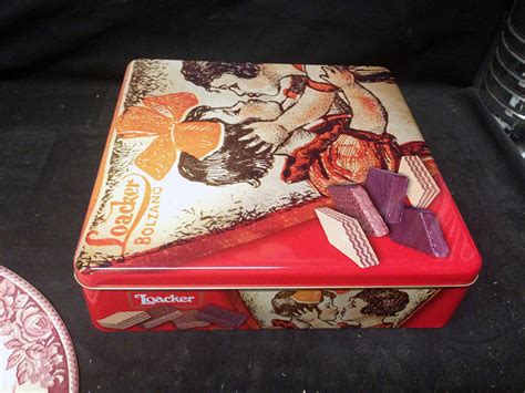 Loacker Cookie Tin Red Props Inventory